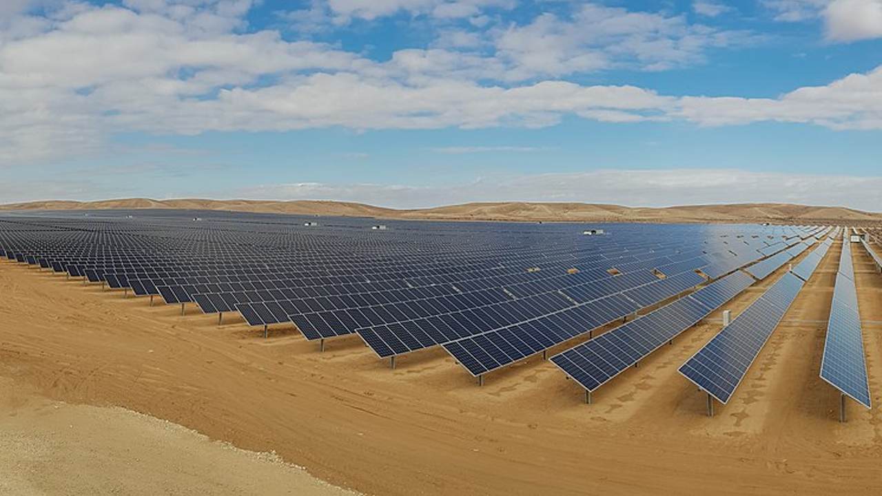 A New Energy Landscape: The Middle East's Shift Towards Renewable Energy